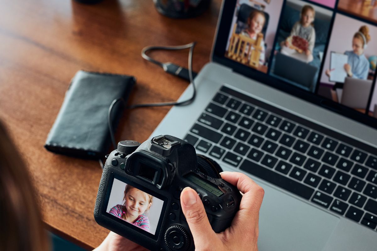 13 Amazing Ways To Showcase Your Photos To Look Extra Professional ...